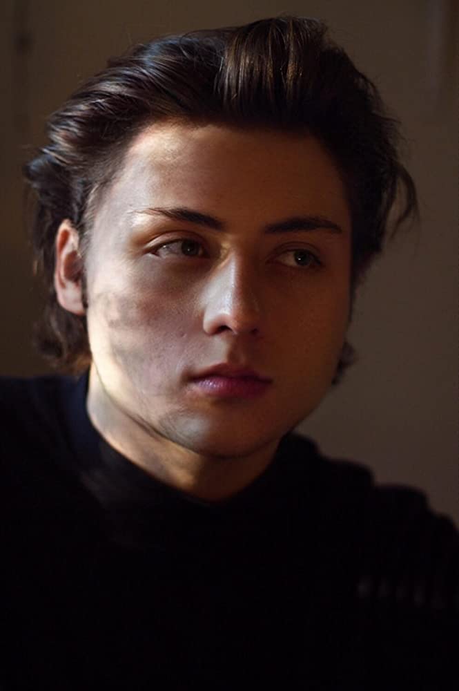 Little Bird: A Review by Samantha Loney – Harbour Collective